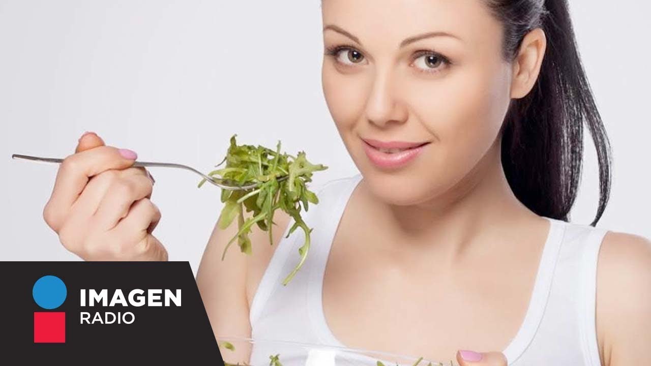 Alimentos que te harán lucir más joven / Bien y Saludable - YouTube