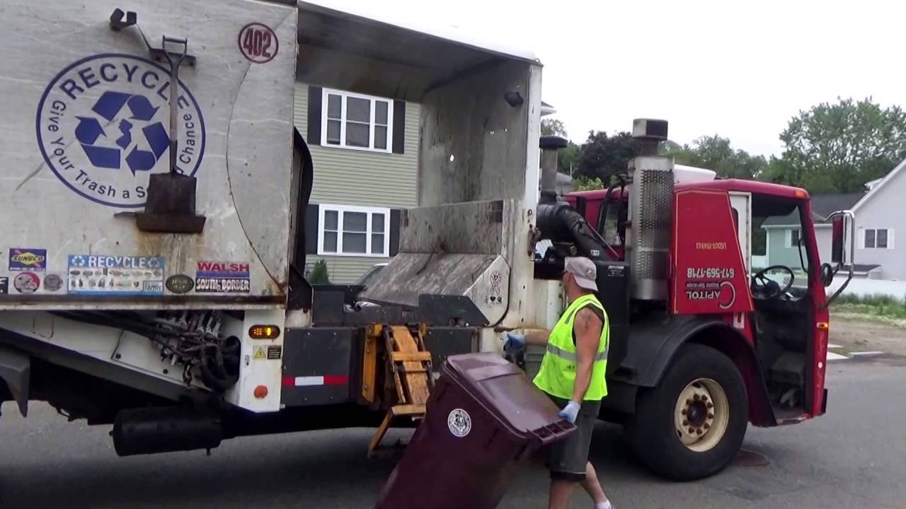 Capitol Waste Services 402 ~ Mack LEU Labrie Expert 2000 MSL On Carted ...