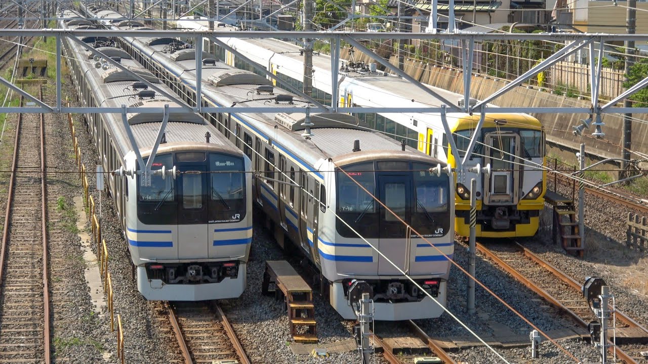 幕張車両センター内で入れ替え作業をする運用離脱中のE257系NB-09・E217系・209系 - YouTube