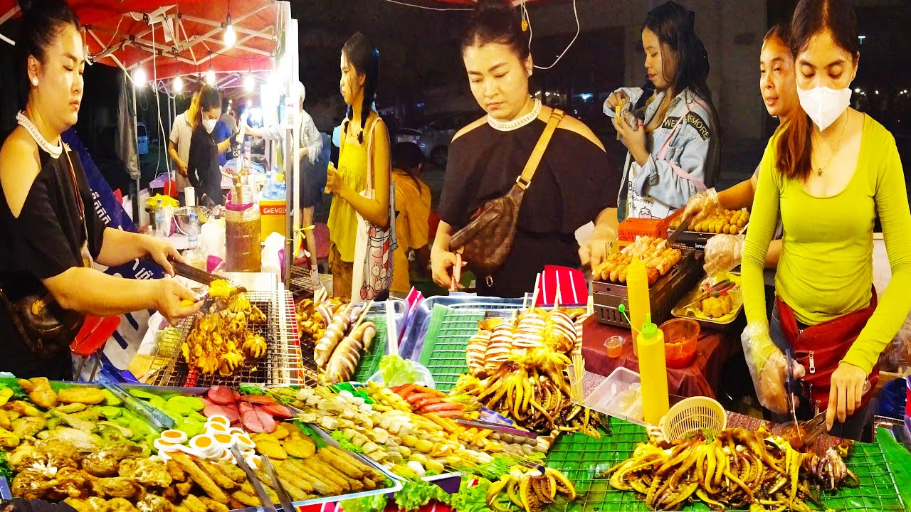 Delicious food, night market in Koh Pich River Walk Night Market Phnom ...