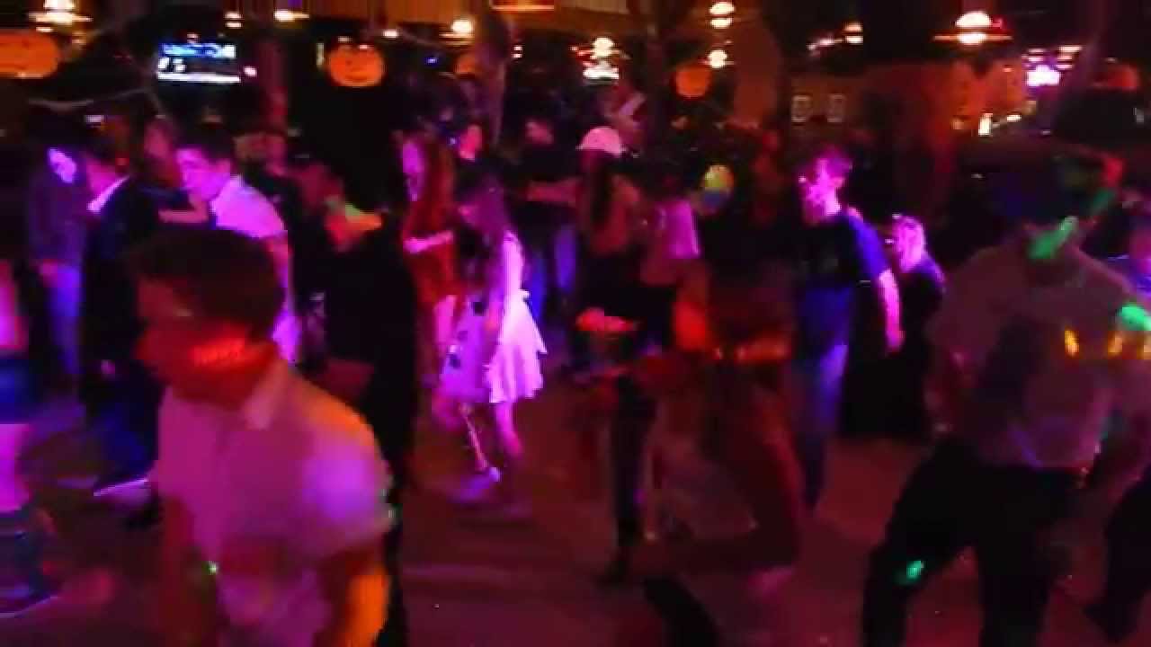 INDIAN OUTLAW LINE DANCE AT COYOTE MAVERICK - YouTube