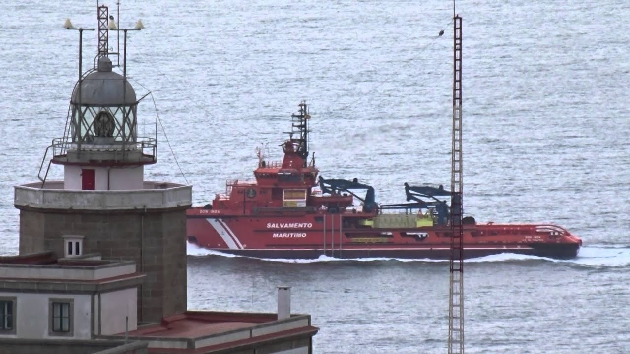Remolcador "DON INDA" navejando traves CABO FISTERRA. Salvamento ...