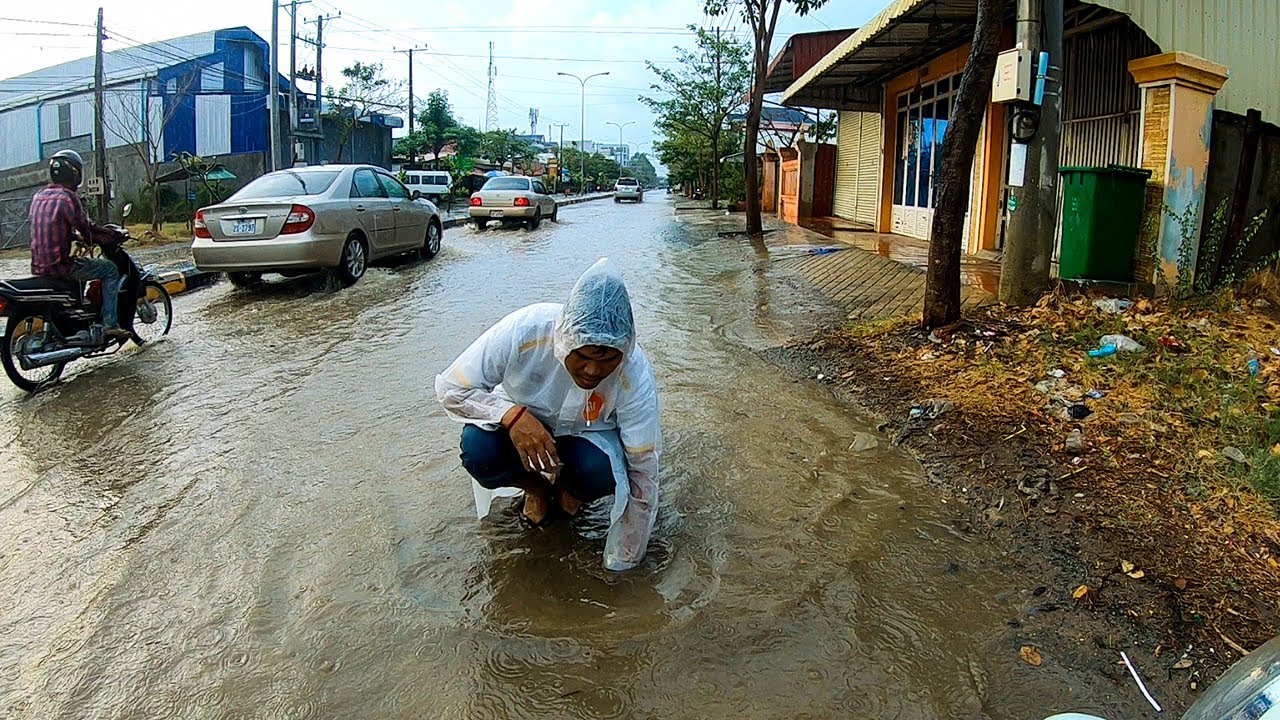 This Culvert Full Clogged I Can`t Find The Ways To Drain - YouTube