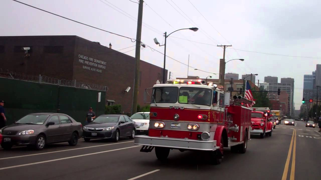 Fire Engines at the Chicago Fire Acadamy open house - YouTube