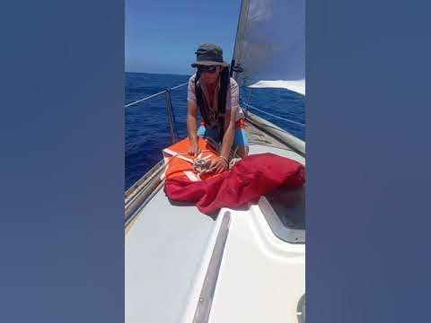 Rigging a storm jib on a 12m yacht #stormjib #stormsail - YouTube