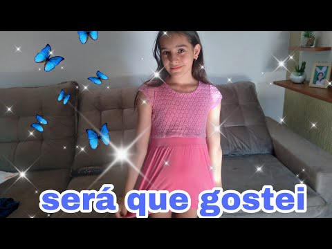 Provando roupas de 4 anos