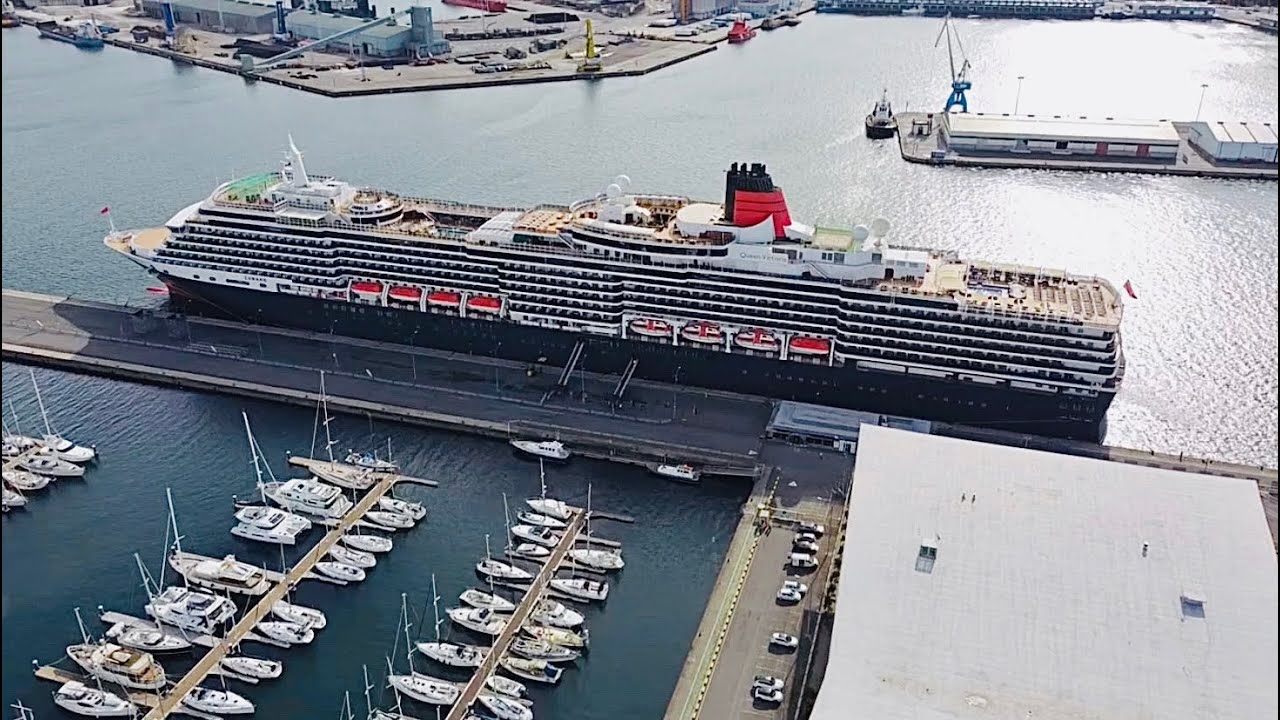 🇪🇸 La Coruna - RMS Queen Victoria - YouTube