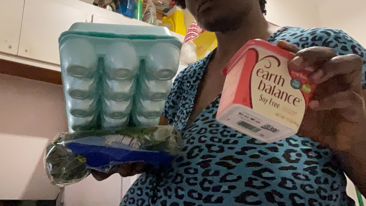 Making some breakfast before I start my hair - YouTube