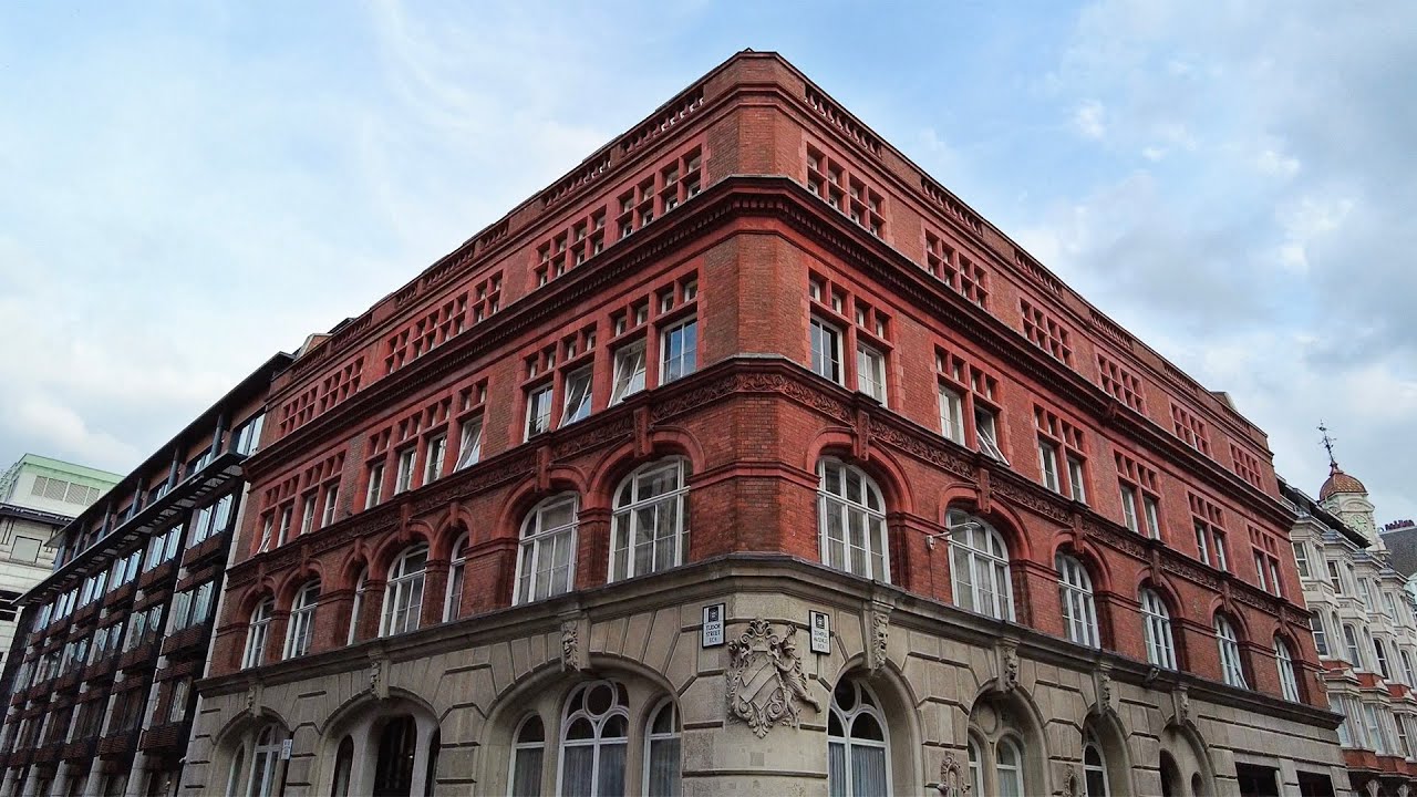 Victoria House, Tudor Street, Temple, EC4Y - spacious and central 2 bed ...