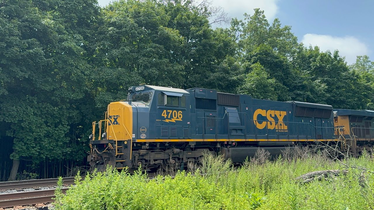CSX 4706 SD70AC Flared leads CSX M300 through Manville NJ with Friendly crew 7/6/2024 - YouTube