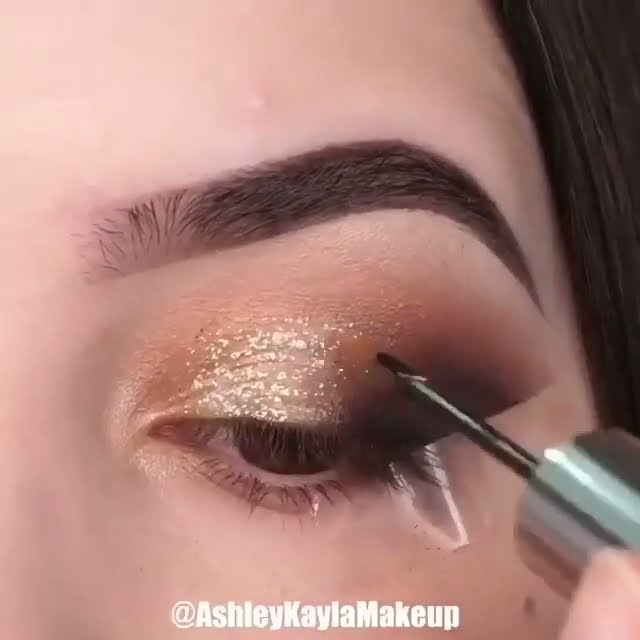 Beautiful Glittery Eye Makeup Tutorial#shortsviral - YouTube