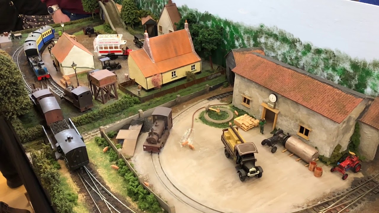 Acton Model Railway Exhibition - YouTube