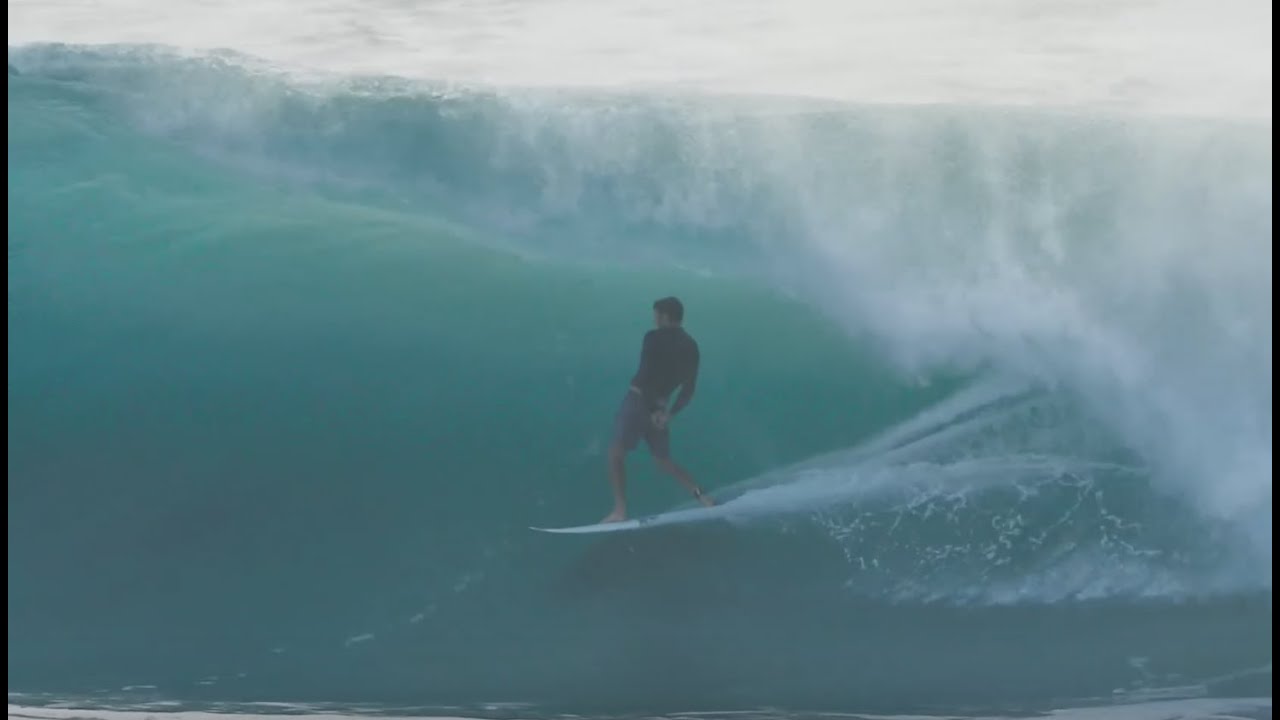 JACK SURFS CYCLONE | HAPPY WAVES EPS 2 | WITH FRIENDS - YouTube