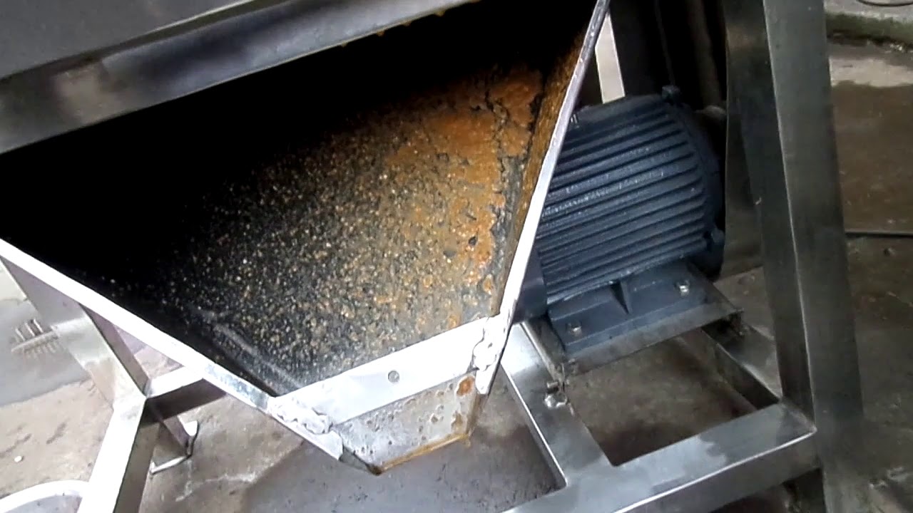 Cheap price Mango juice machine mango destoner and juicer machine - YouTube