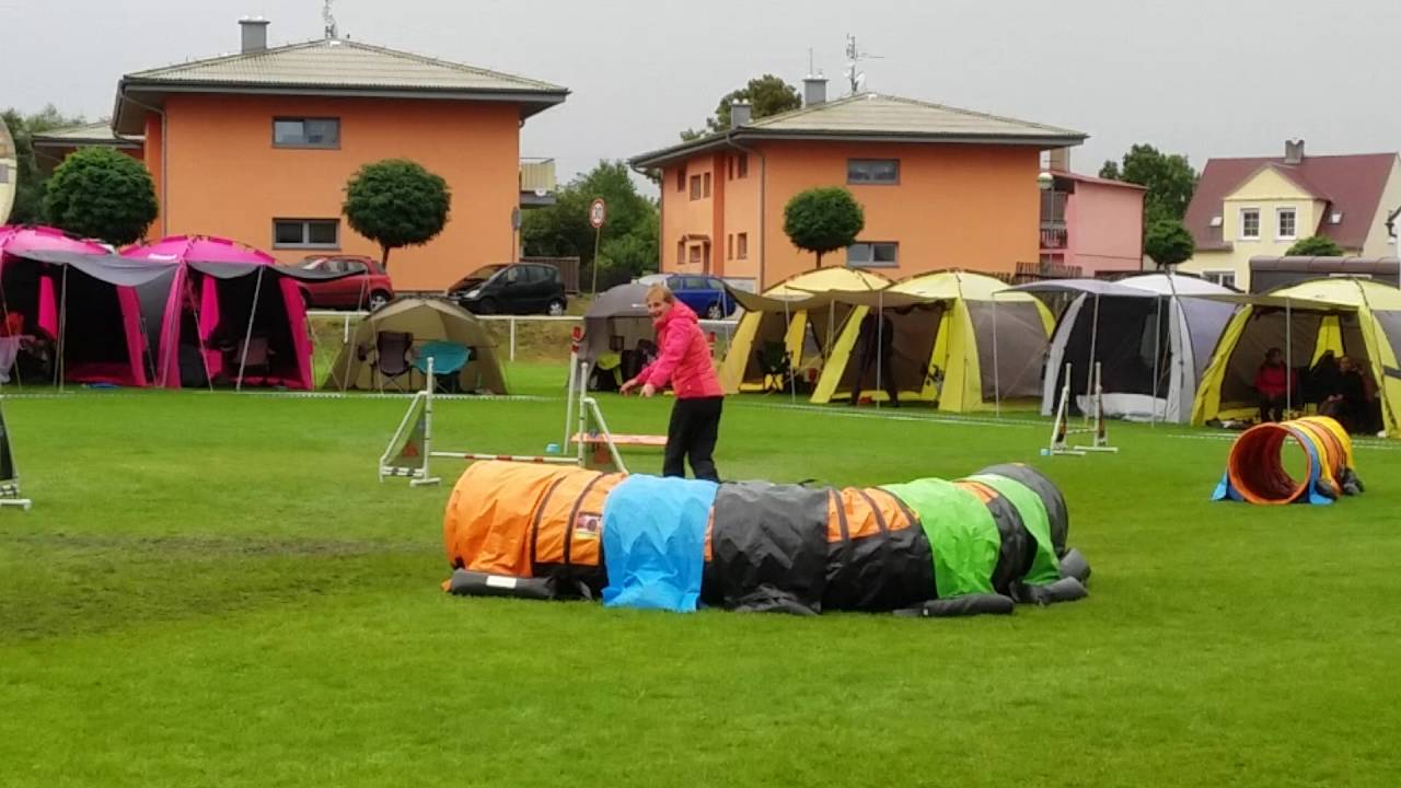 Barney jumping - YouTube