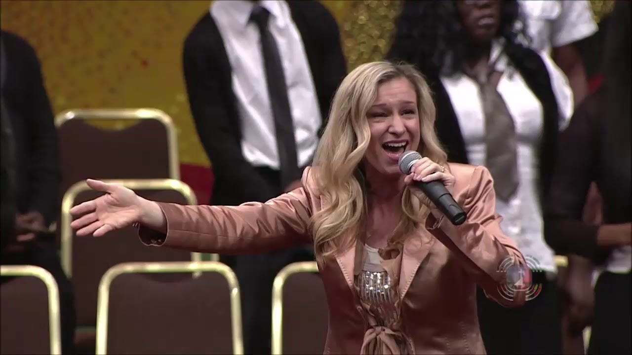 Crystal Lewis at West Angeles COGIC - To God Be The Glory - YouTube