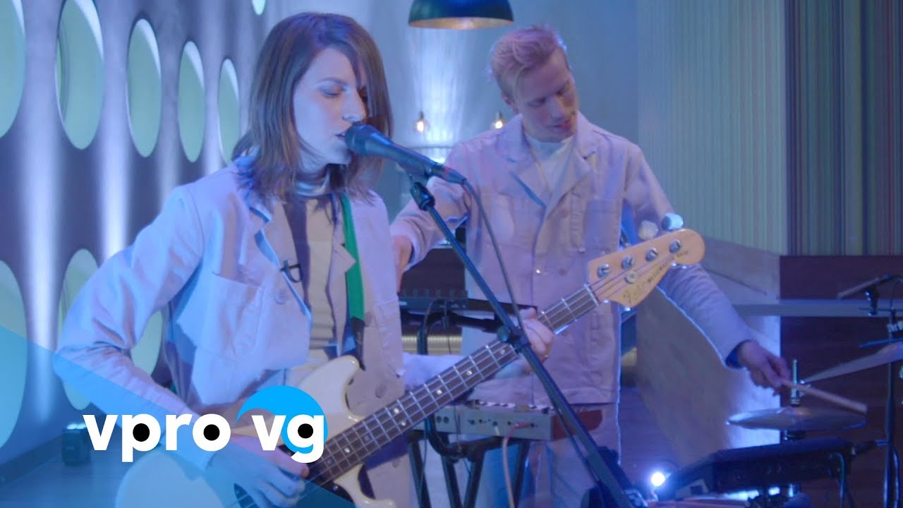 Sofie Winterson - Remember (live @TivoliVredenburg) - YouTube