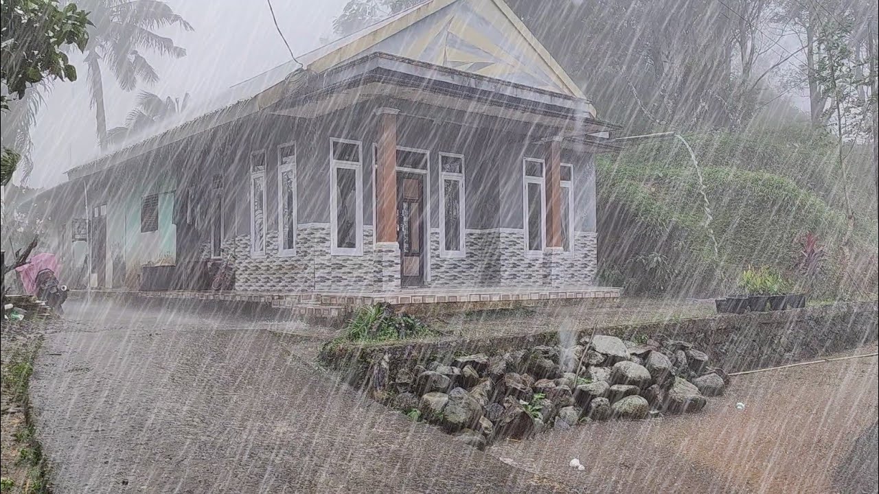 Super heavy rain and storms for 3 days, walking in super heavy rain ...