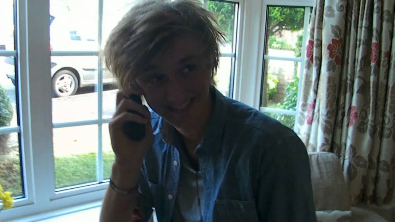 SCREAMING DOWN THE PHONE - YouTube