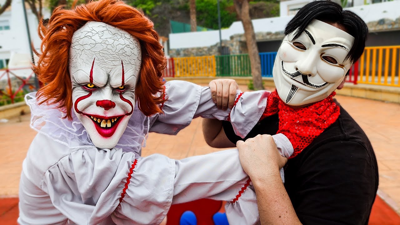 EL PAYASO PENNYWISE SE PELEA CON H4 *Esta loco* - YouTube