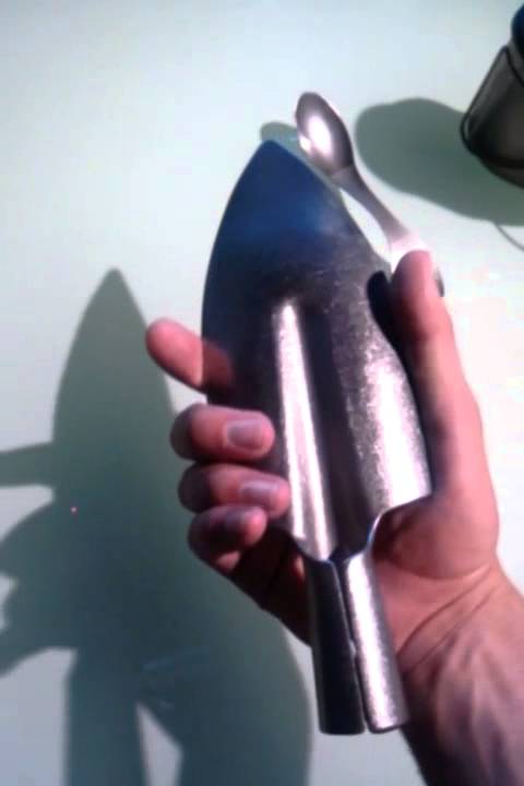 Titanium spade / shovel - YouTube