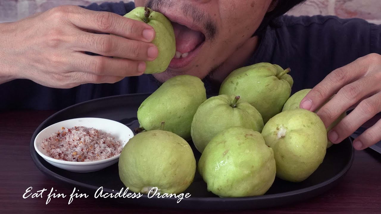 ASMR eating guava | eating fruit show no talking EP.22 - YouTube