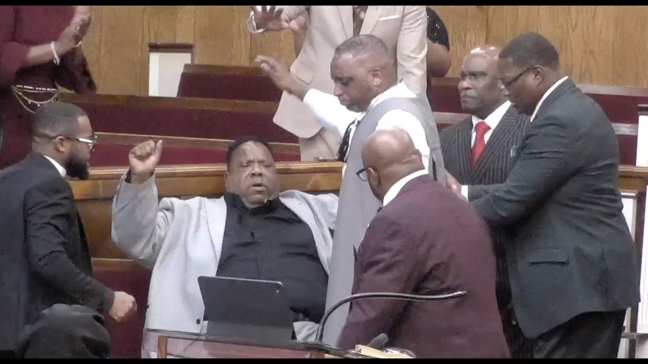 One Scripture Turned Into PRE-SERMON PRAISE BREAK!!! YOU SURVIVED IT ...