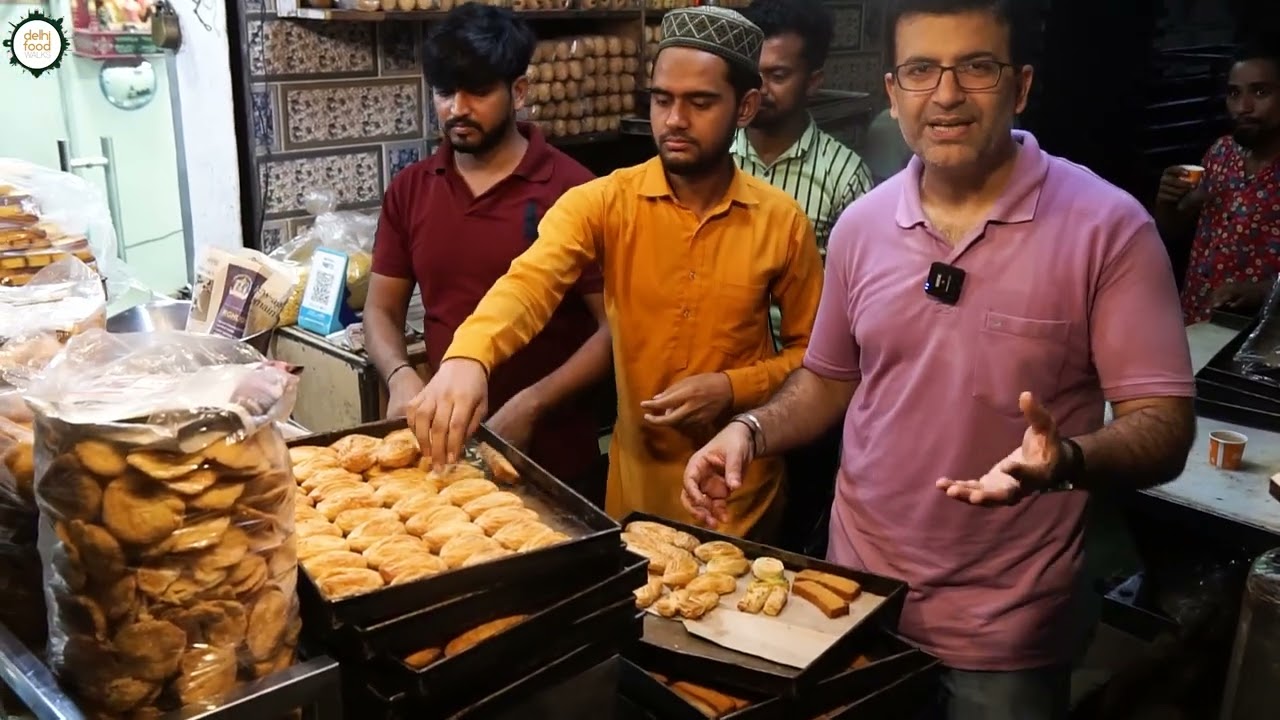 Chand bakery l Best Rusk/Paape & 3 types of Fan in Sitaram Bazar, Old ...