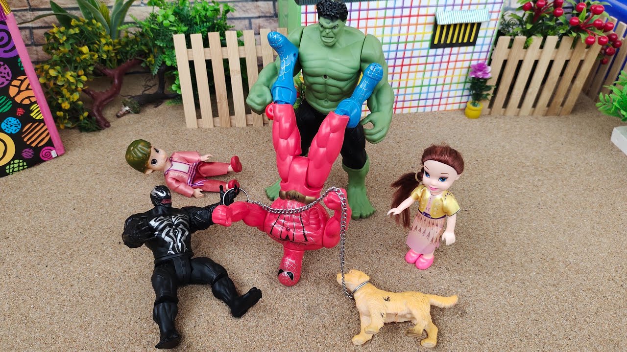 Hulk VS black and red spider fight Barbie Mini cooking - YouTube