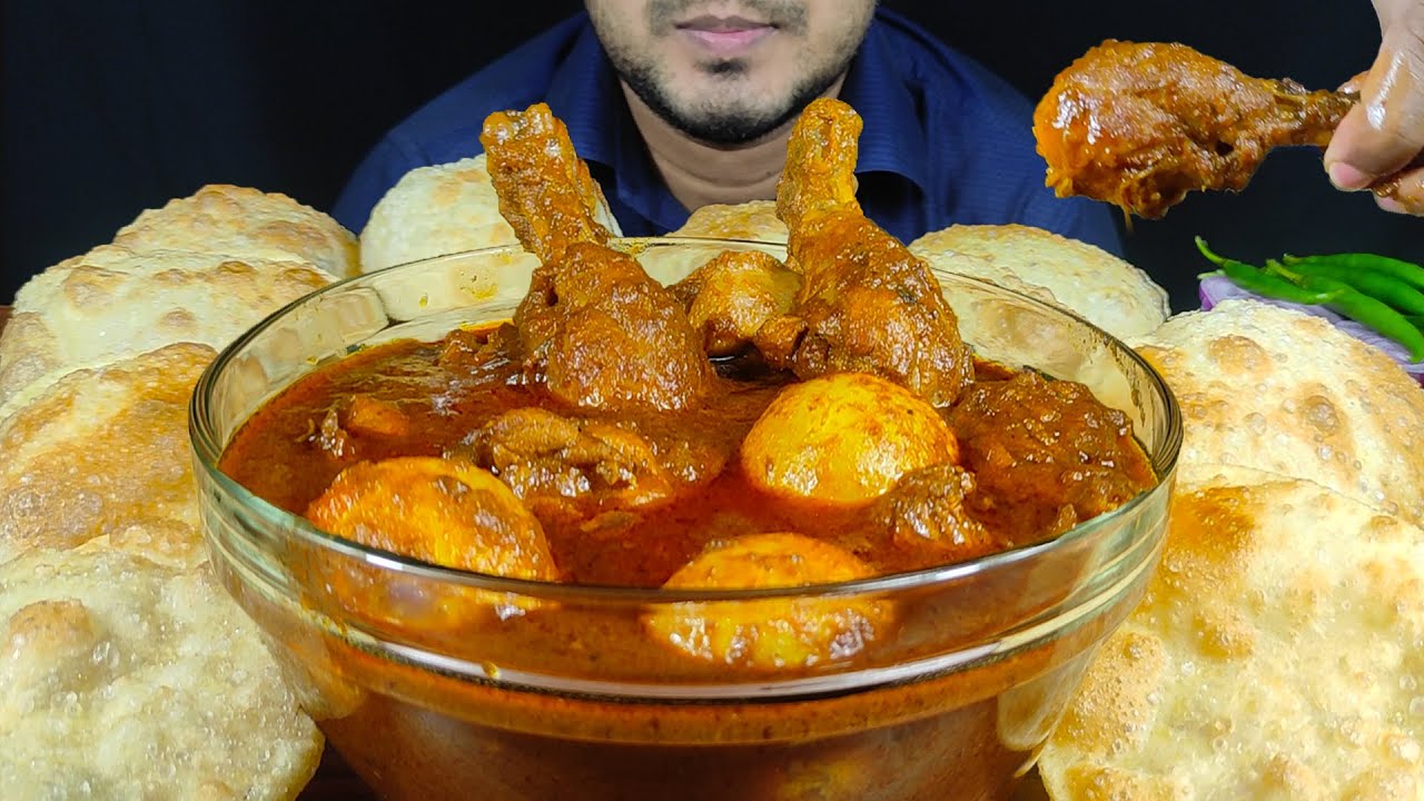 EATING LUCHI/PURI WITH SPICY CHICKEN KOSHA, EGG, CHILI, ONION | MUKBANG ...