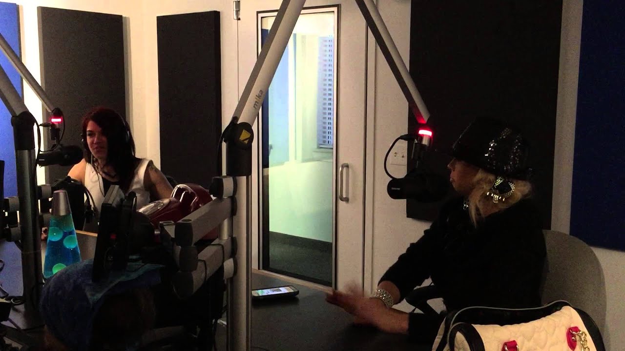 Andy Chase in studio with adult stars Onyx Muse and Brooke Haven Part 2 ...