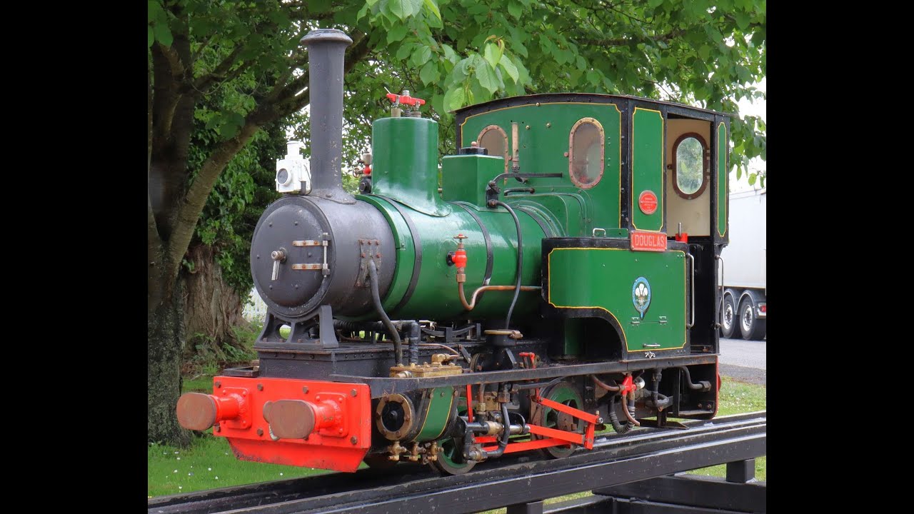 5 inch gauge Andrew Barclay 0-4-0WT "Douglas" - YouTube