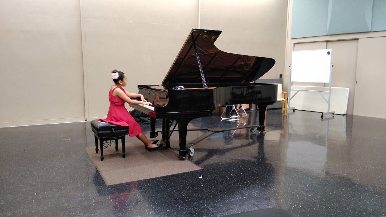 Crystal Ferreira (Age 9) // Mozart/ Sonata in F Major,K332 - YouTube