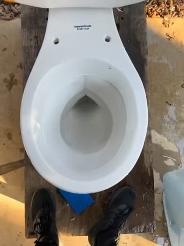 Universal Rundle Atlas Toilet Flushing!#flushing - YouTube