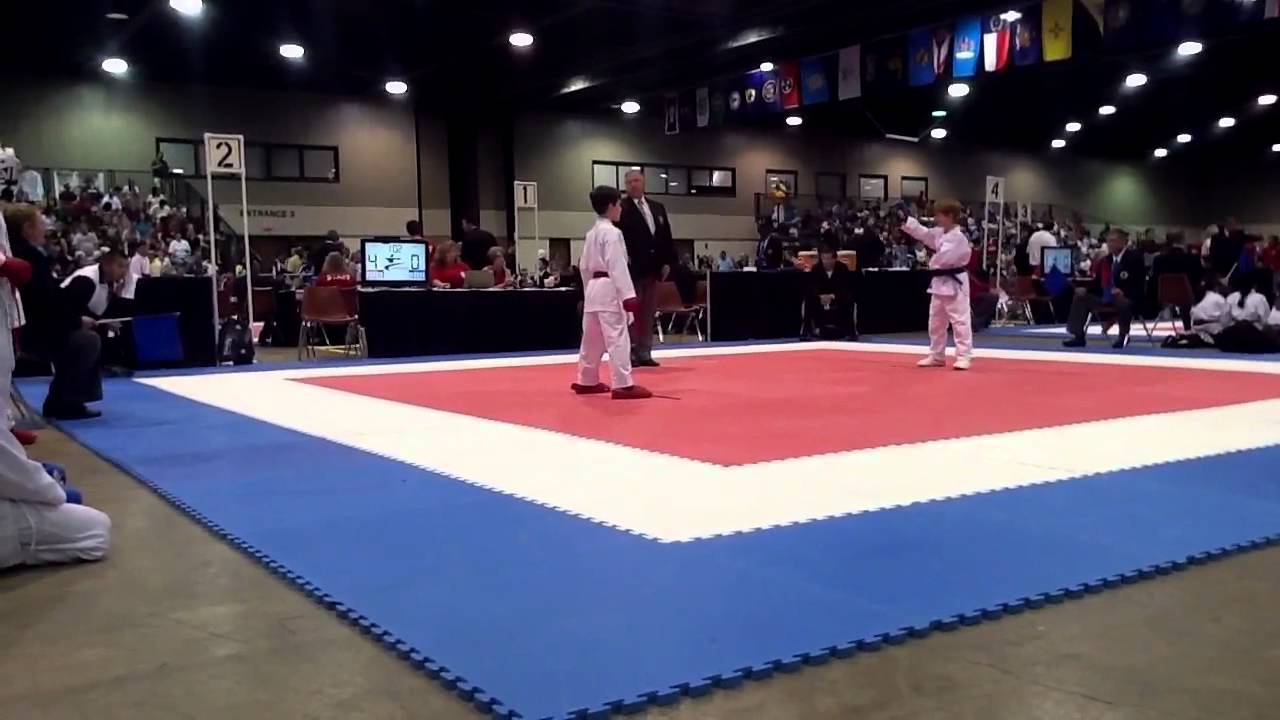 Amazing Spinning Hook Kick!!! - YouTube