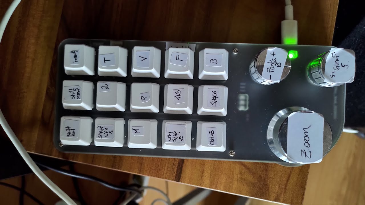 Kakake Mini Programmable Mechanical Keyboard Review - YouTube