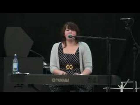 Ruth Notman@SOUTHWELL FOLK FESTIVAL 2008 - YouTube