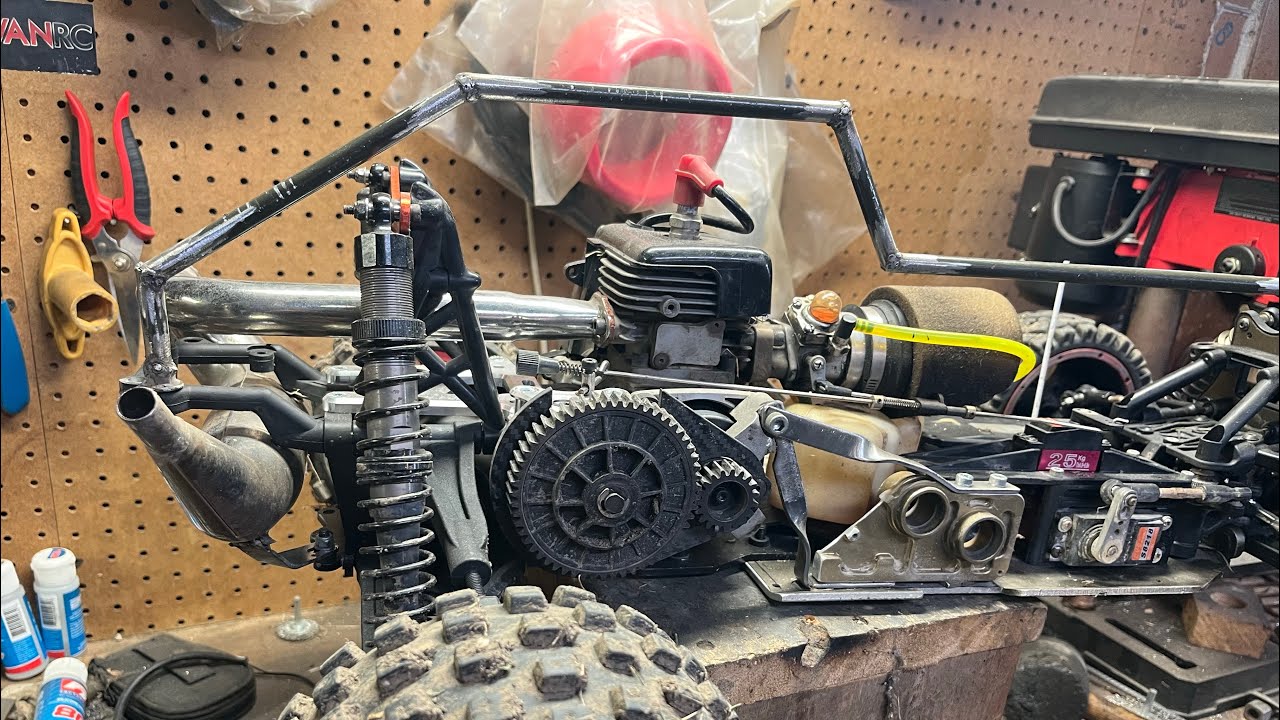 REDCAT-ROVAN HYBRID RC CAGE BUILD PART 1 - YouTube