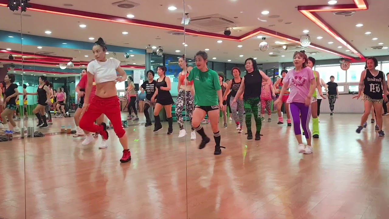 Medicine-Jennifer Lopez, Steve Aoki - YouTube
