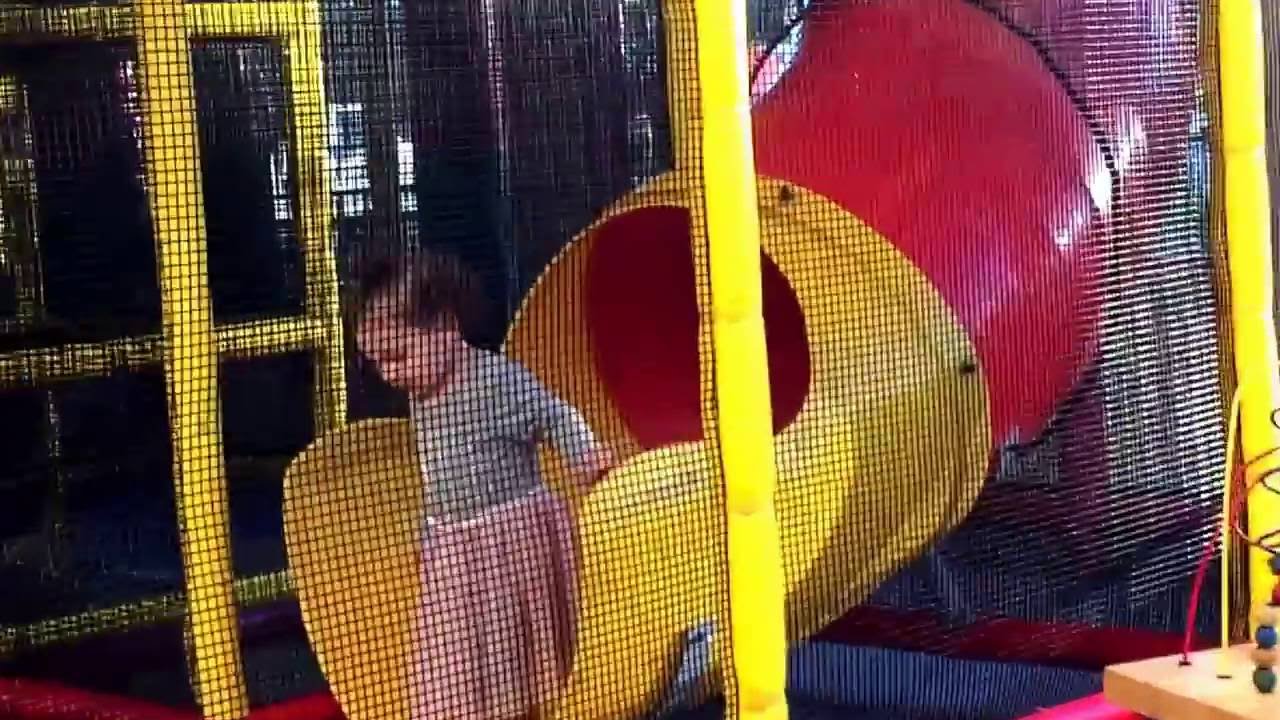 Del Taco Playground Fun - Sibling Freeplay - YouTube