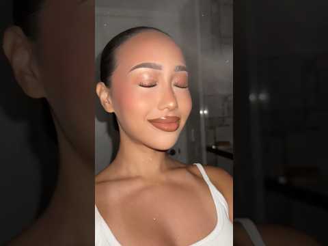 Waterproof glitter spray 👀💦 #makeup