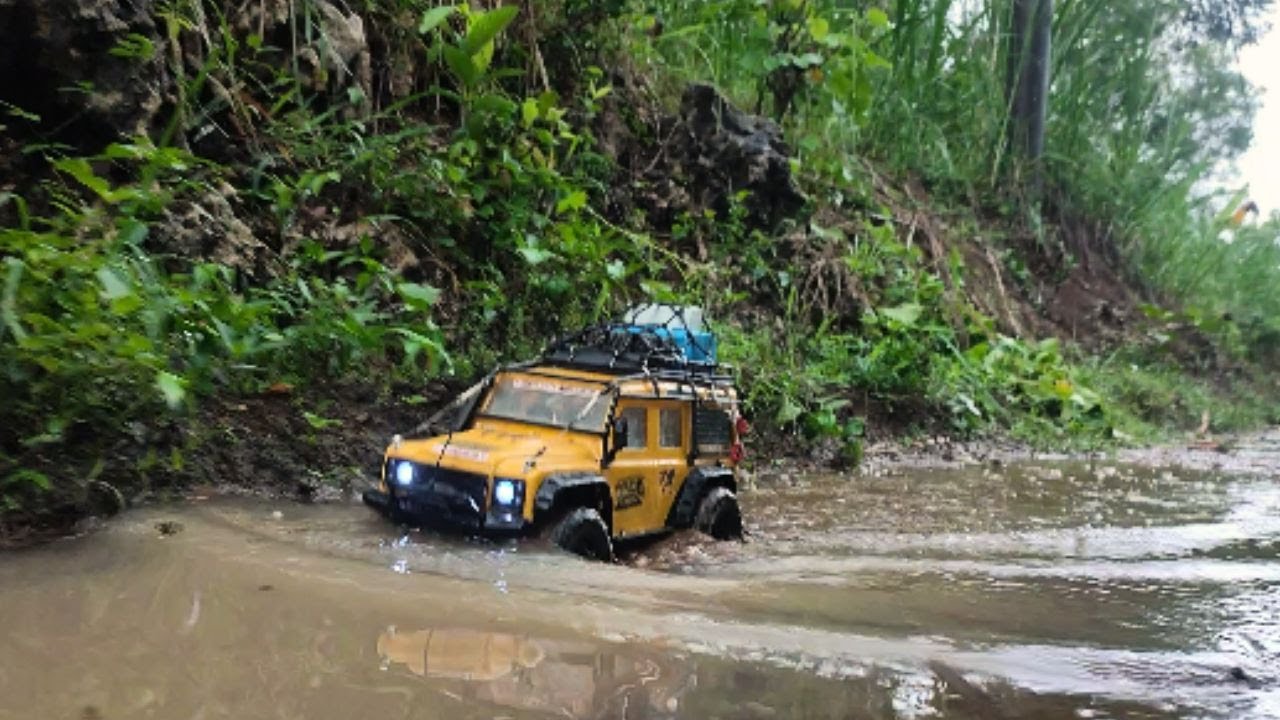 DEFFENDER Tackles the Mud | Off-Roading Fun and Challenges! ,RC CAR ...