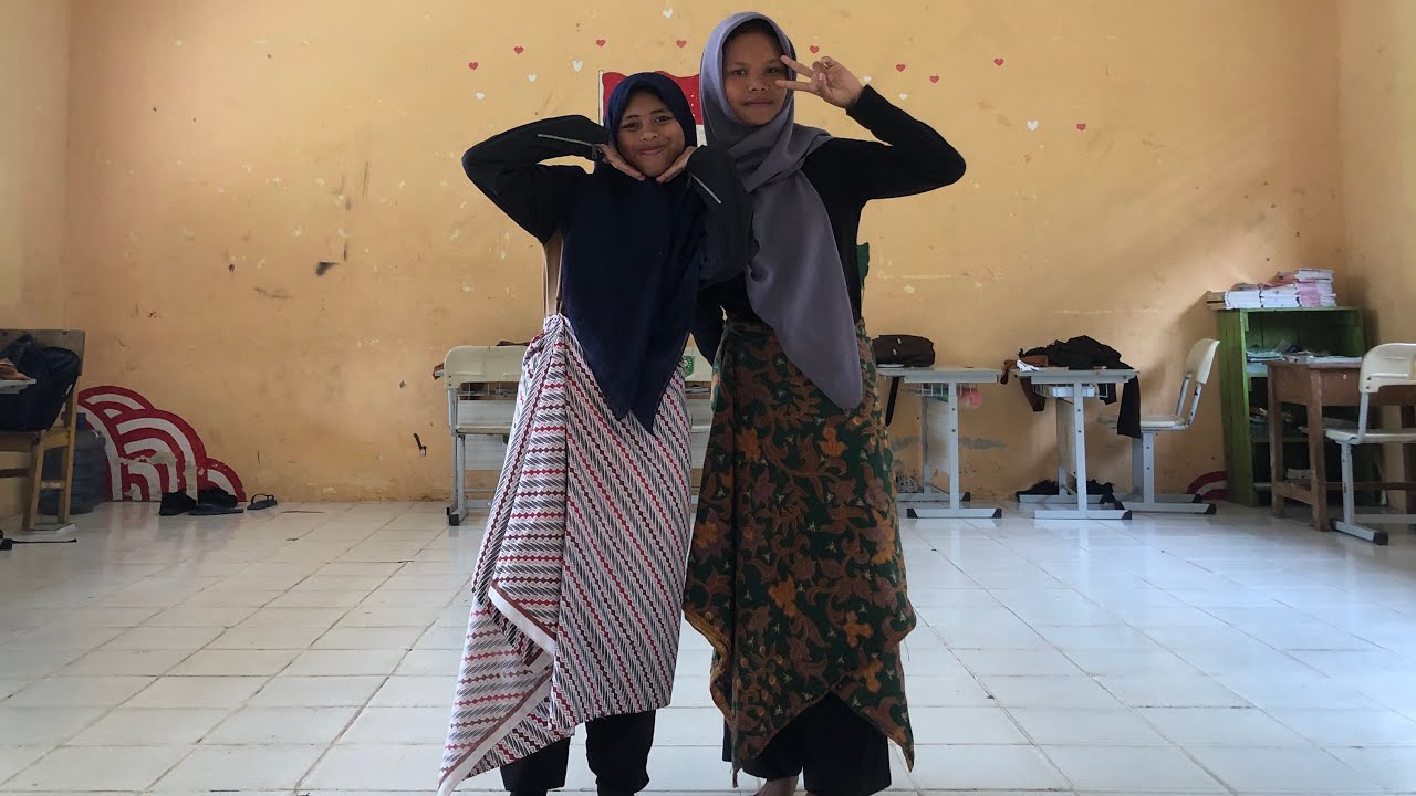 Tari berpasangan dewi & wulan - YouTube