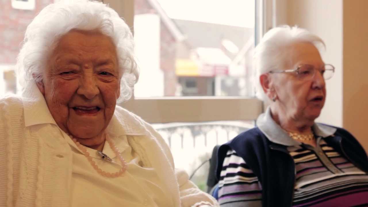 Vitalisierende Altenpflege - Bewegung (promotionfilm Tim Detmers) - YouTube