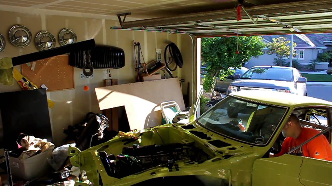 Finally got the new engine running! 1972 240z L28 w/ E31 & Triple ...