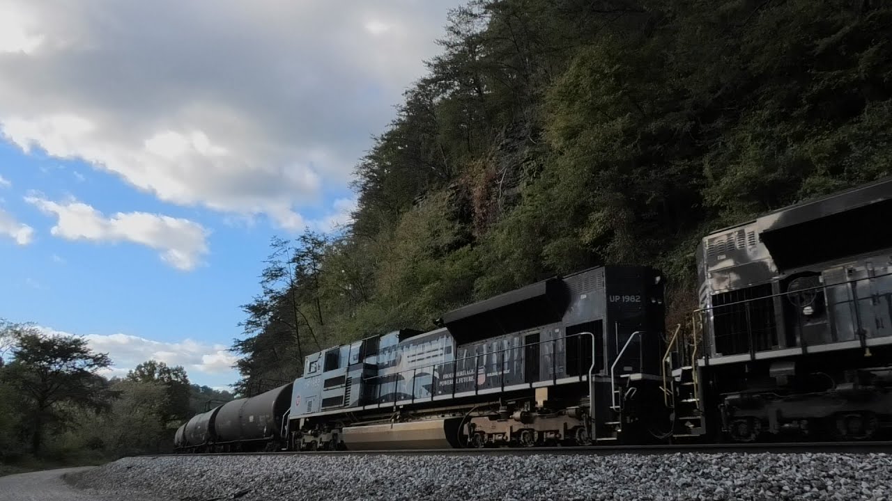 NS CNOTP South | UP 1982 Trailing on NS 177 10/3/2022 - YouTube