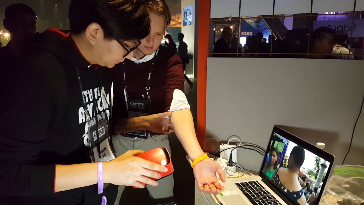 Prinker Tattoos at Slush 2016 - YouTube