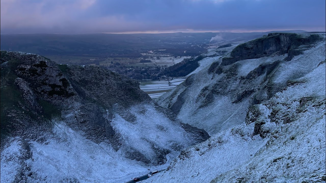 Looking down onto Winnats Pass in the snow. The Hope Valley in the Peak ...