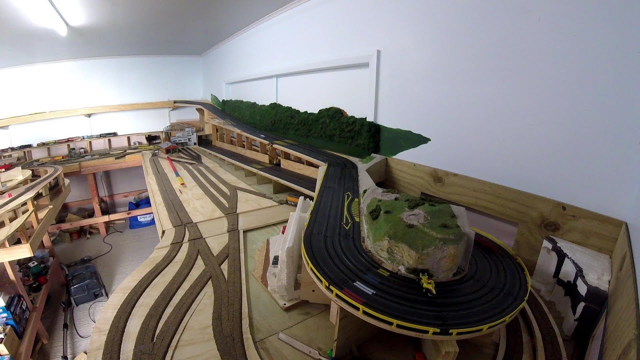 HO model railway and slot car circuit - YouTube
