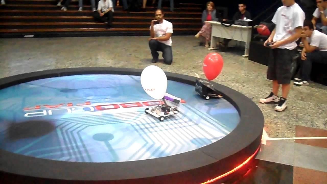 RoboCup 2011 FIAP - R10D10 X Gratinator - YouTube